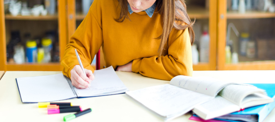 How to Improve Your Writing Over the Summer with Online Workshops